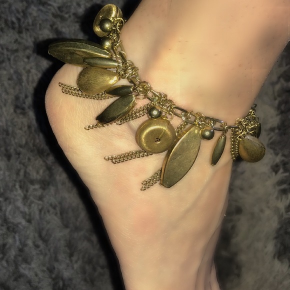 TuVous | Jewelry | Nwt Brushed Gold Charm Costume Ankletbracelet | Poshmark
